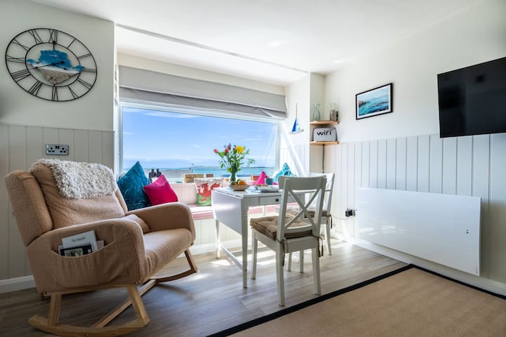 The Cowrie Jar, A Two-bedroom Holiday Apartment S - Rhosneigr