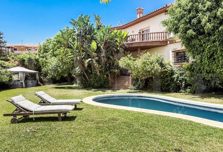 4 Bed Villa With Pool, Cinema Room, Close To Beach - Benalmádena