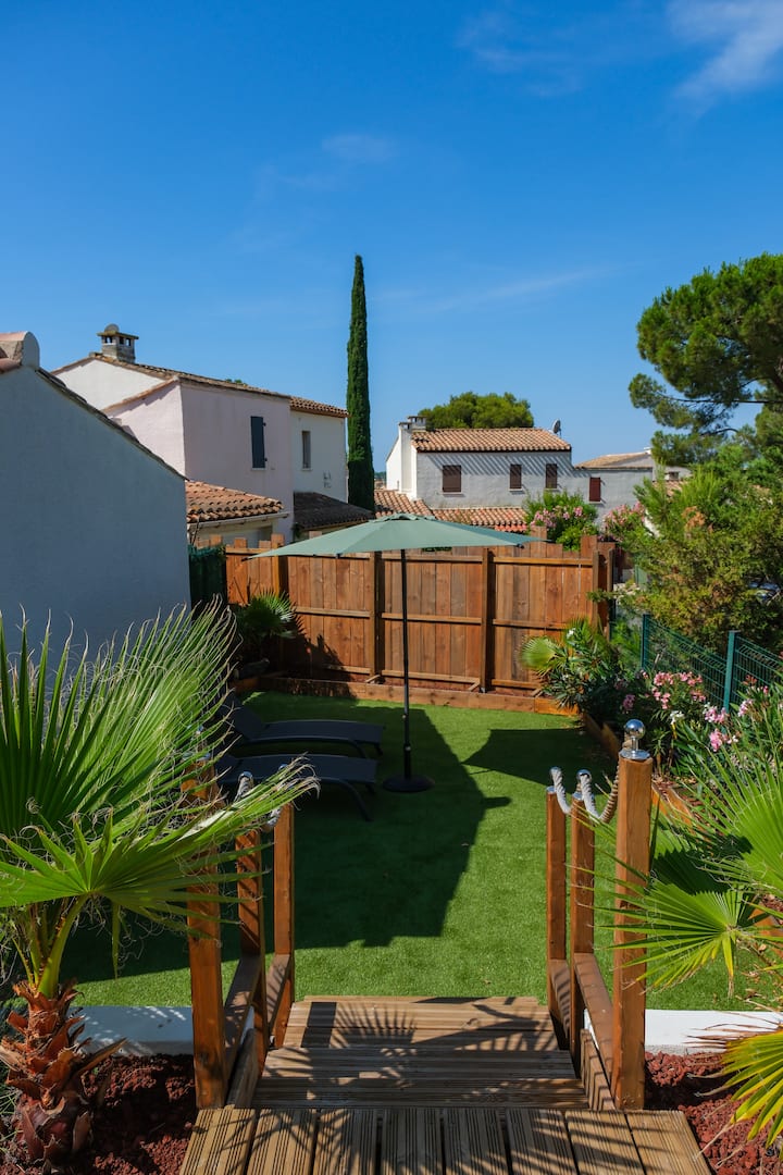 Villa Cosy Avec Jardin Fleuri, Terrasse Et Parking - Agde