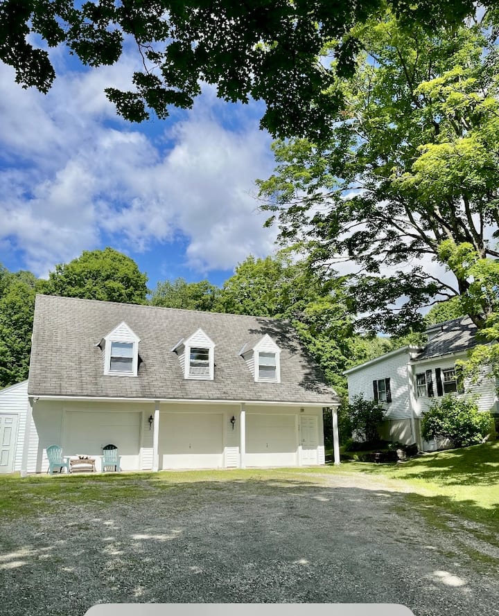 Two Bedroom Carriage House Heart Of Manchester - Manchester, VT