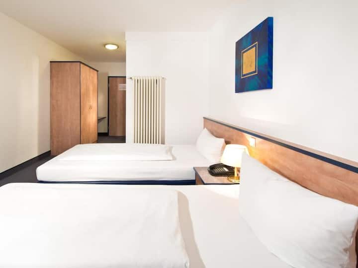 Comfortable Economy Stay Near The River - Dormagen