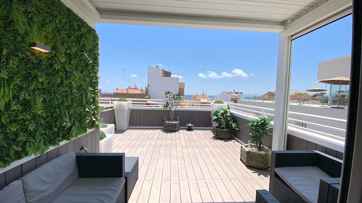 Sea-view Central Duplex Apartment For 6 + Parking - Cambrils