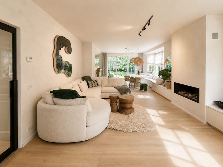 Peaceful 3-bedroom Villa With Spacious Garden - Brügge