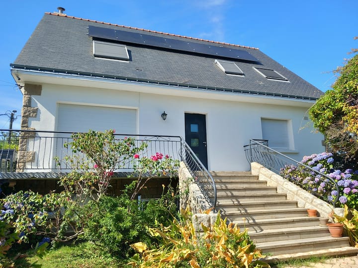 Grande Maison à Vannes
15 Mn Du Golfe Du Morbihan - Séné