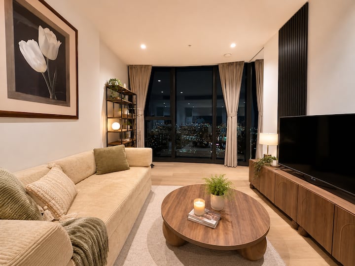 3br City View Apt With Pool, Gym & Free Parking - Victoria, Australia