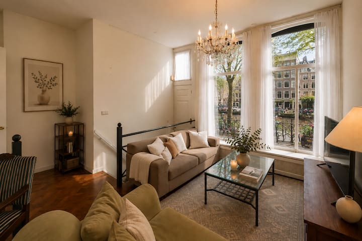 Stylish Canal View Apartment | Walk To Leidseplein - Amsterdam Centraal Station