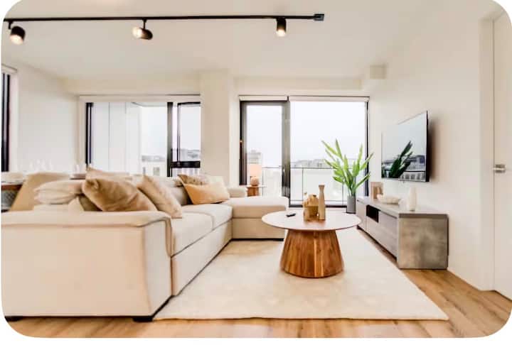 Warm & Stylish 2br | Montreal Getaway | Sleeps 6 - Brossard