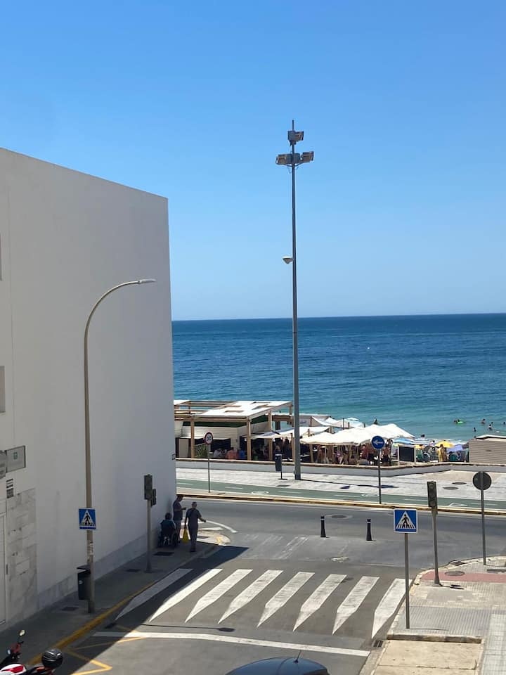 Bonito Piso A Pie De Playa En Cadiz - Cádiz