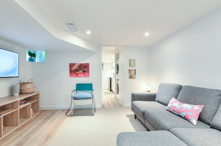 Charming 1 Bedroom | Steps To Subway & Bloor St - Toronto, ON