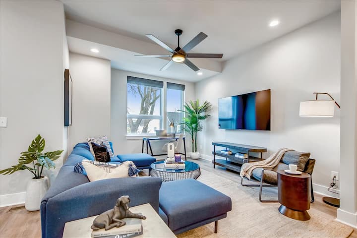 3 Nashville Townhomes | Hot Tub & Rooftop Decks - Nashville, TN