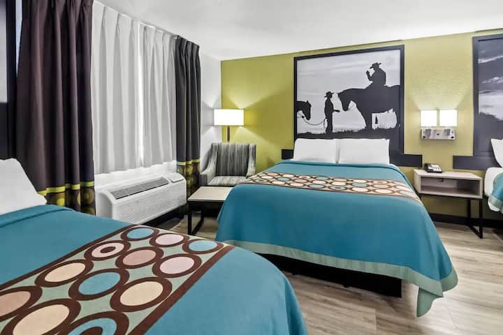 Super 8 Weatherford | Deluxe 2 Queen | Lone Star - Weatherford, TX