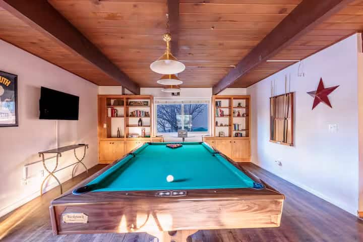 Bear Treehouse - Ac, Spa, Pool Table, Fam Friendly - Big Bear Lake, CA