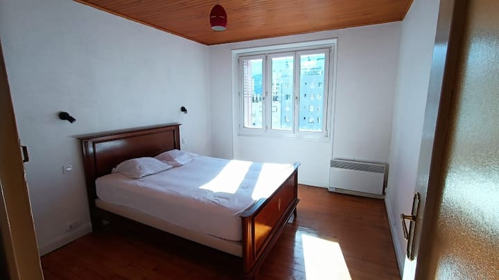 Appart Lumineux , 2 Chambres, Proche Commodités - Sassenage