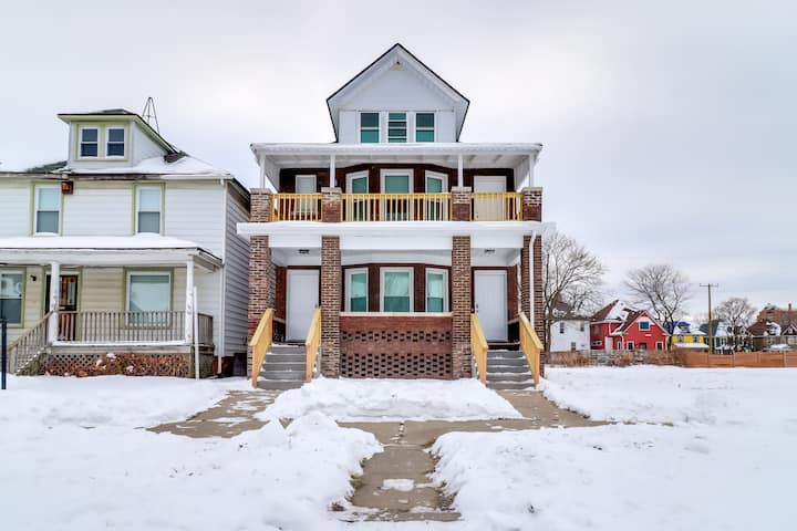 Walk To Motown! Central Detroit Duplex W/ Backyard - Detroit, MI