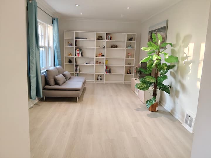Cozy 3br House | Finch Station |Free Parking - Toronto