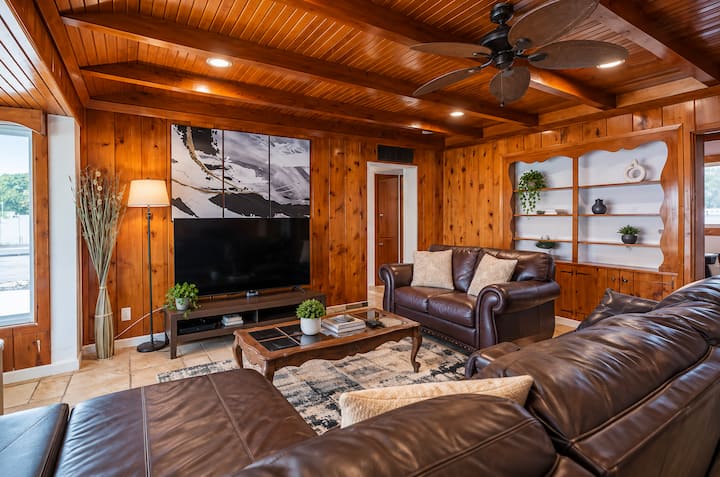 Central Arizona Home W/ Pool, Hot-tub, Easy Access - Avondale, AZ