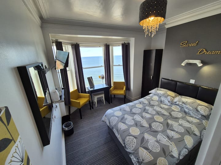 Miricia *Stunning North Bay Seafront Views* - Scarborough