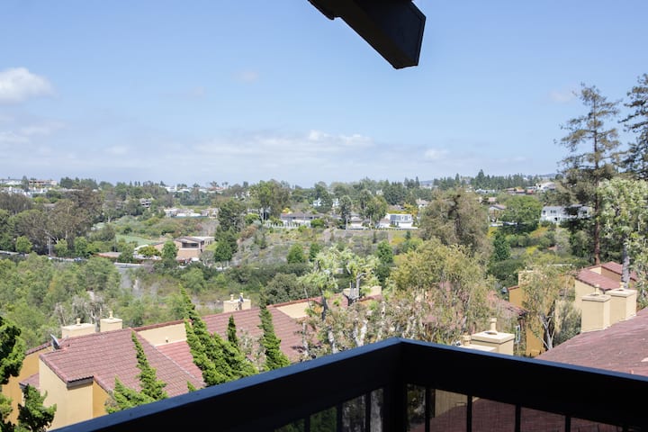 Newport Beach Paradise | Resort-style 2br/2ba - Newport Beach, CA