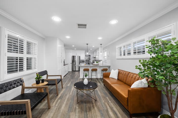 Casa Azul | 4-br | Pet-friendly - Whittier, CA