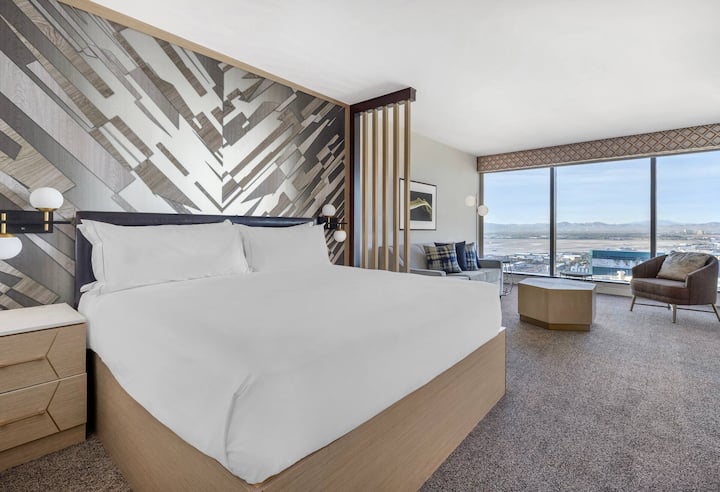 Sleek Studio Resort | Parking Inc | Center Strip - Las Vegas, NV