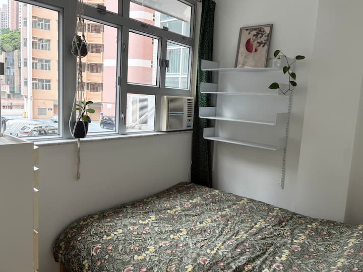 Sunny Double Bedroom (2br Walk-up) - Hong Kong