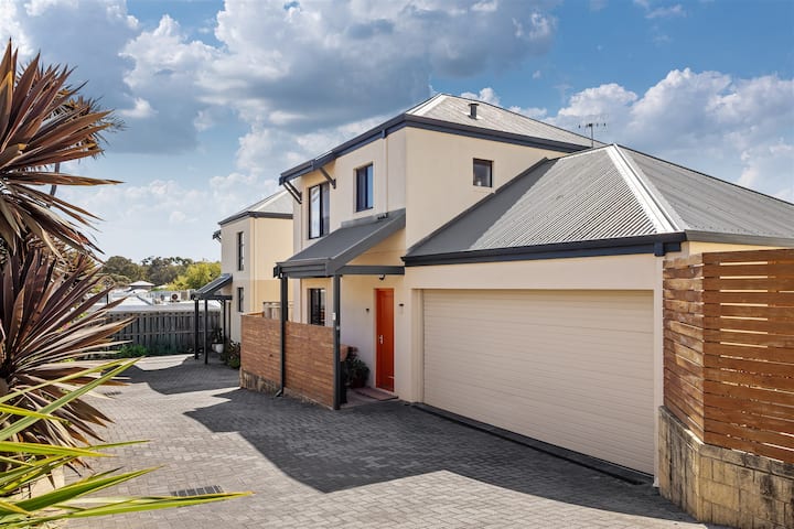 The Terrace House - In The Heart Of Margaret River - Margaret River