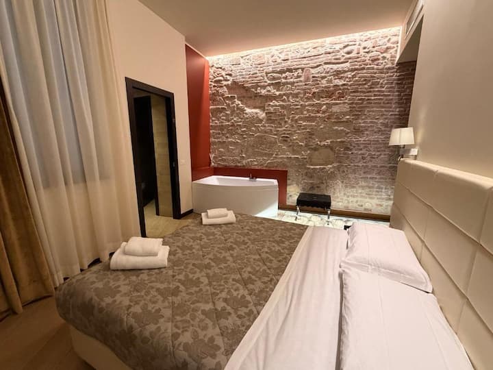 Arena Luxury Suites - Radames Room - Verona