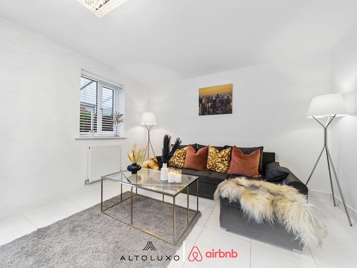 Modern Home Near New Port | Ideal For Long Stays - Newport