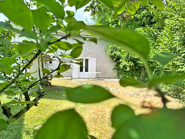 Maison Conviviale, Terrasse, Jardin, Près De Seix - Seix