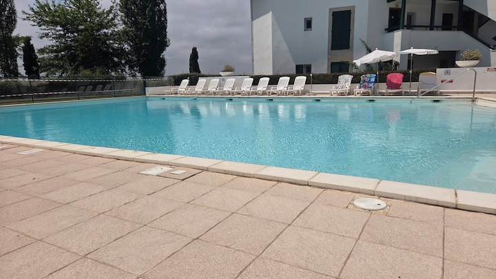 Appartement En Face Du Golf Et Des Pyrénées - Biarritz