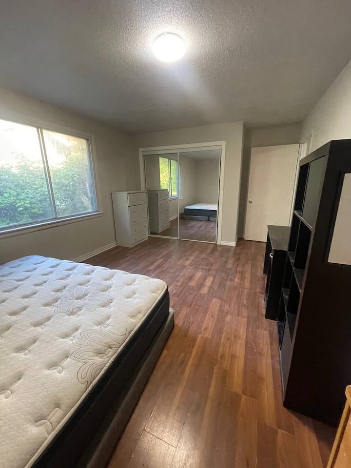 One Bedroom With Basement Apartment - Orillia