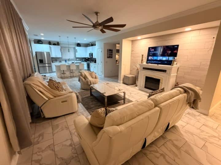 Modern Family Retreat Near Orlando Attractions - Winter Garden, FL