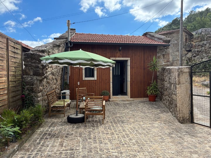 Casa Do Monte Em Monção, Merufe - Soajo