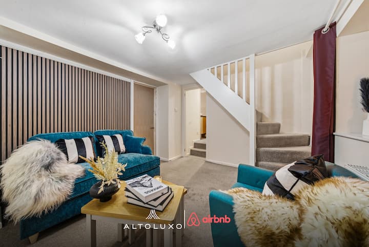 Crisp, Modern Bristol Base Ideal For Long-stay - Chepstow