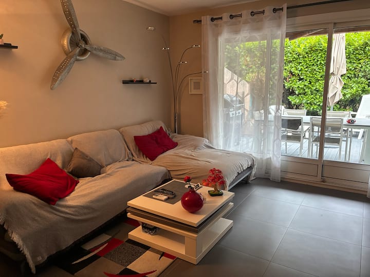 Petite Maison Mitoyenne. Idéal Pour Famille De 4. - Cagnes-sur-Mer