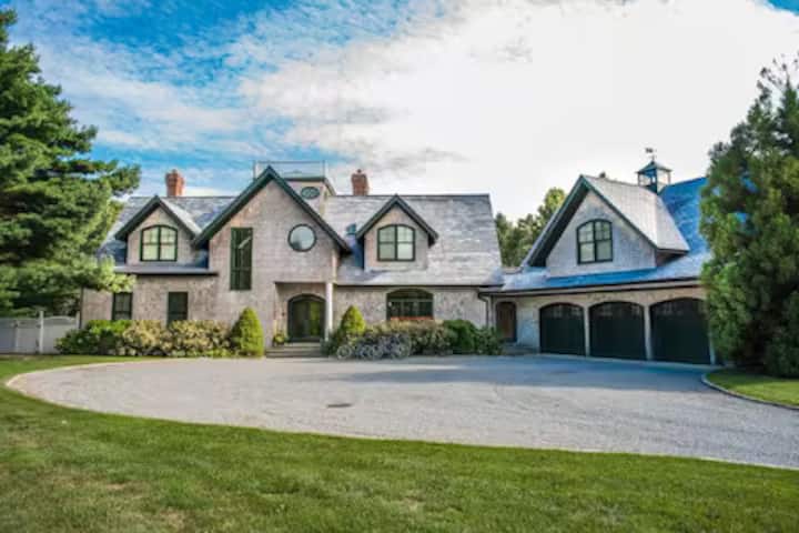 Shelter Island Estate W/pool/dock On The Water - Greenport, NY