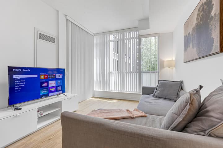 Stylish Markham Stay | 1br Sleeps 3 Parking - Markham