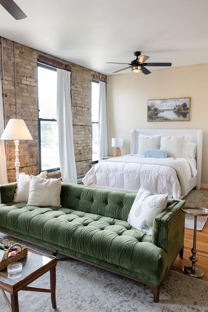 The Linden | Boutique Downtown Apartment - Fargo