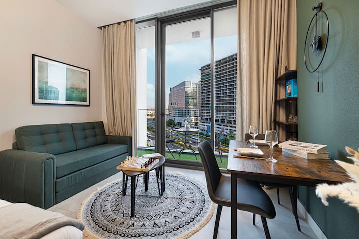 House Paragon | New, Pool, Gym, & Workspace - United Arab Emirates