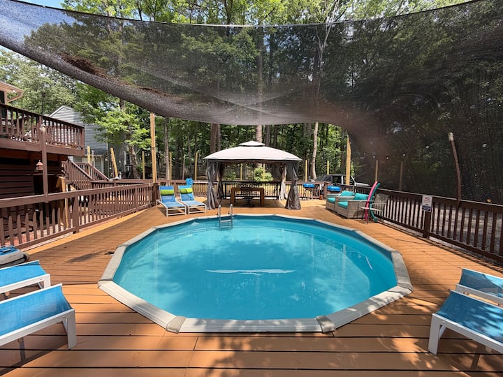 Spacious Raleigh Home, Sleeps 12 - Raleigh, NC