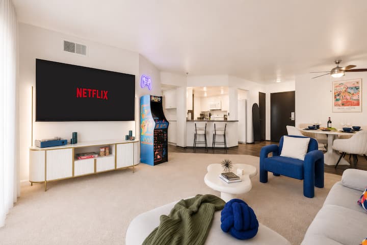 Studiocity| Pool| Jacuzzi |Arcade| Gym| Parking -