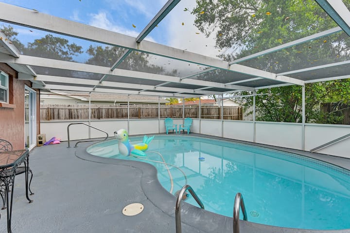 Private Pool! Port Richey Home Near Coast & Trails - New Port Richey, FL