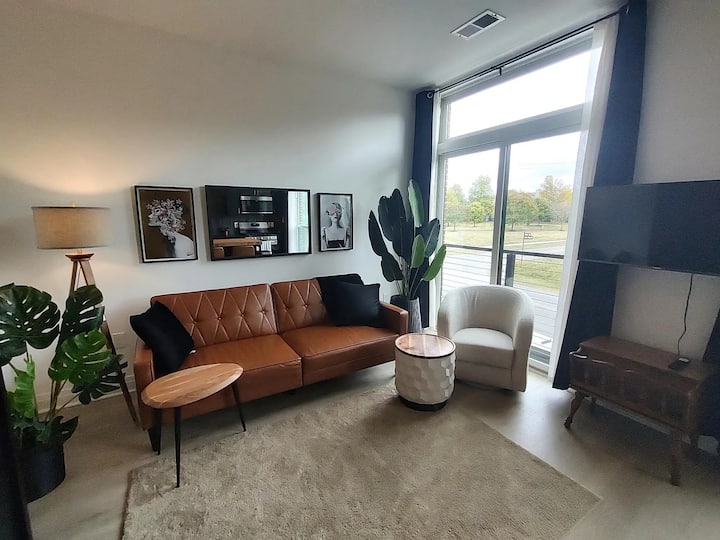 Bridge Park Condo: Steps To The Best Of Dublin - Dublin, OH