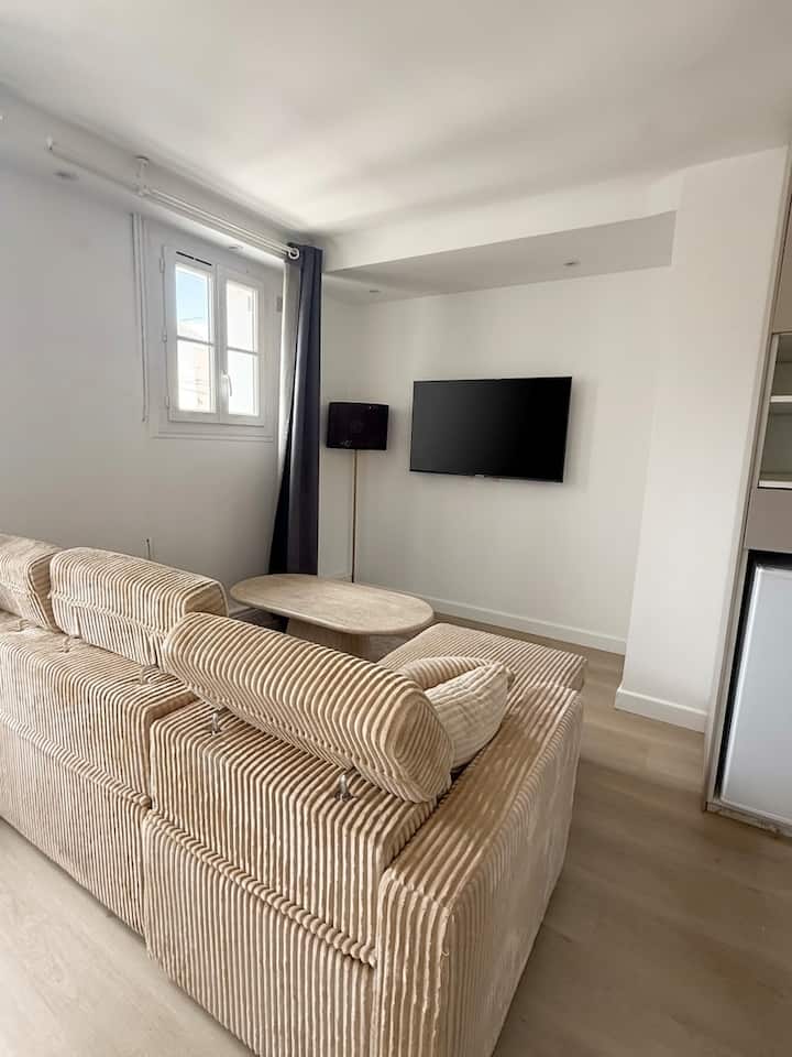 F2 Spacieux 55m² Refait à Neuf La Défense 20min - Poissy
