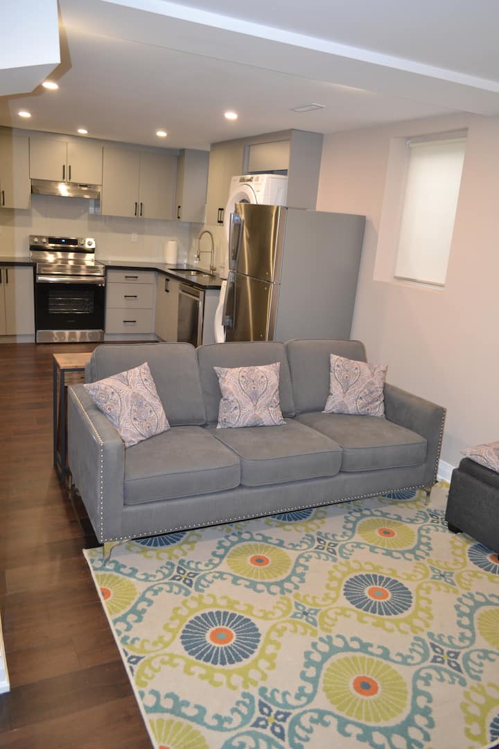 Apartment In Oakville - Oakville
