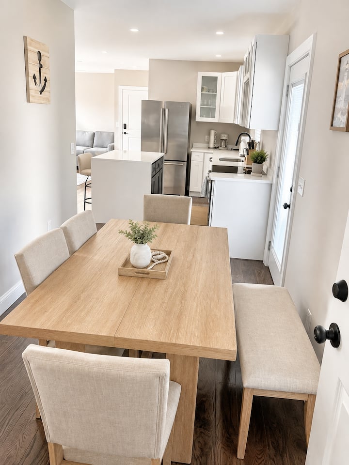 Brand-new Coastal Retreat-off-street Parking For 2 - Cliff Walk, RI