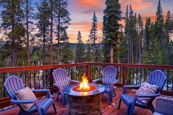 Private Hot Tub Fire Pit Game Lounge Sunroom - Breckenridge, CO
