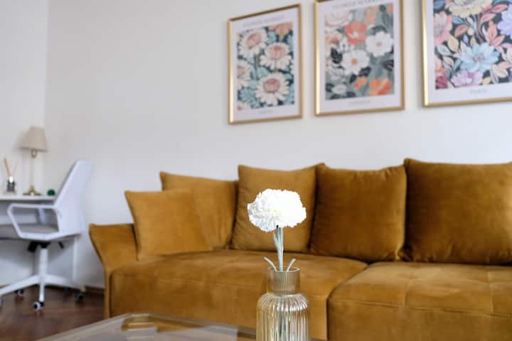 Noor | Calm City Stay With Garden  Free Parking - Graz