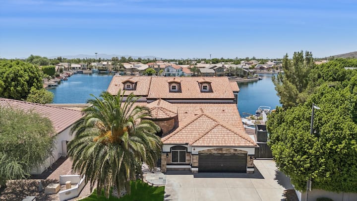 The Waterfront Manor - Glendale, AZ