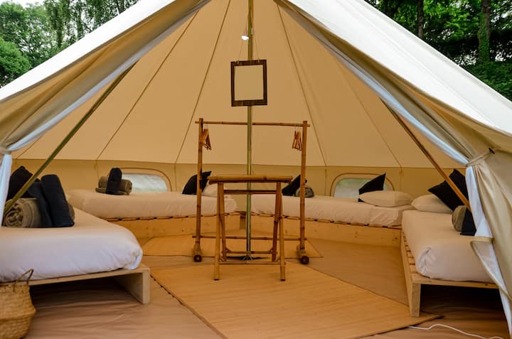 Bivouac Loups Au Parc Forestier Et Animalier - Rambouillet